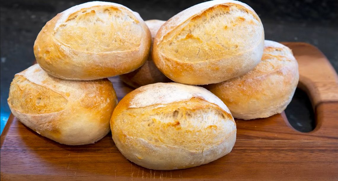 Crusty Bread Rolls – smallman.net.nz